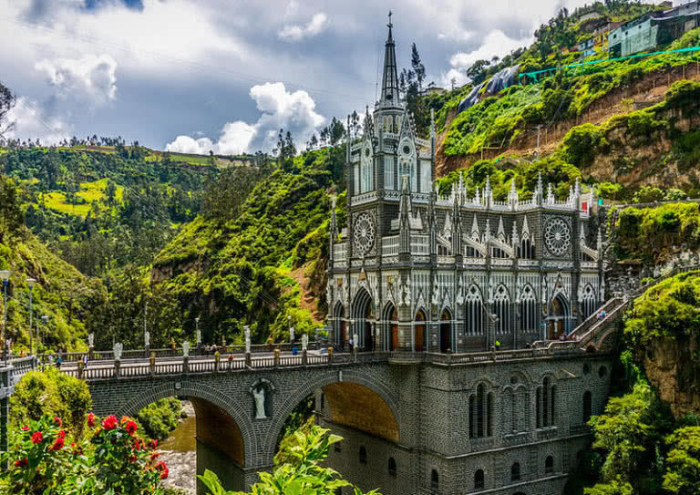 Top 10 most amazing churches in the world - The Mysterious World